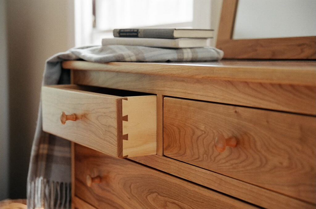 Shaker Vertical Chest || Shaker Style